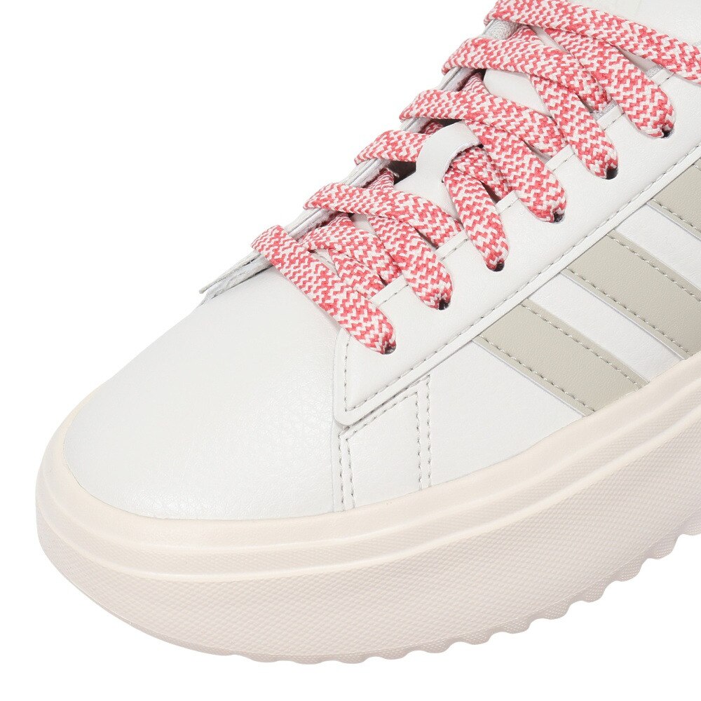 アディダス（adidas）（レディース）スニーカー グランドコートプラットフォーム ベージュ IE1094 カジュアル スポーツシューズ 厚底 ...